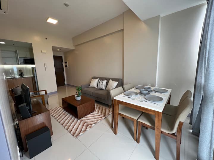 1 Bedroom Unit In Mactan W/ Pool & Beach Access - Lapu-Lapu