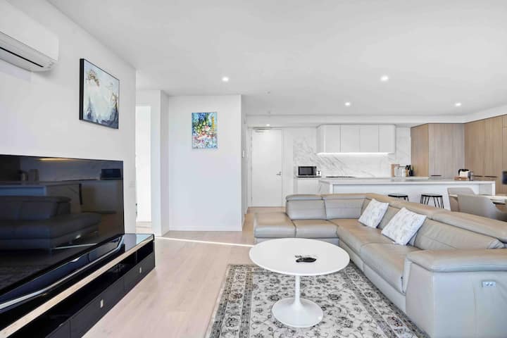 15% Off Monthly 3-bedroom Apt With Parking Glen - Notting Hill