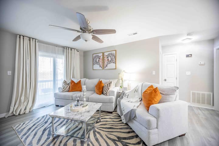 The Designer Magnolia Haven: Work & Relax In Style - Augusta, GA