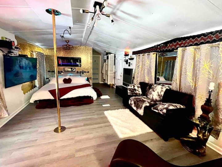 The Hothouse-couples Escape: Play-relax-reconnect - Jacksonville, FL