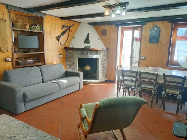 Appartamento Indipendente Per Vacanze In Montagna - Champorcher