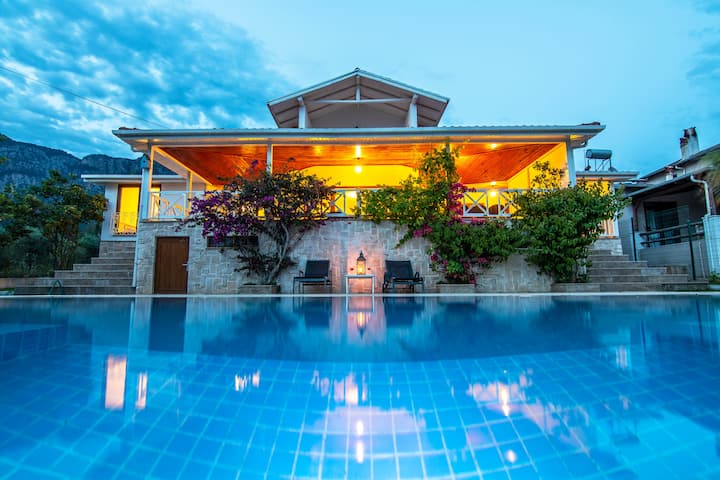 Muhteşem Göl Manzaralı, ÖZel Havuzlu Lüks Villa - Köyceğiz