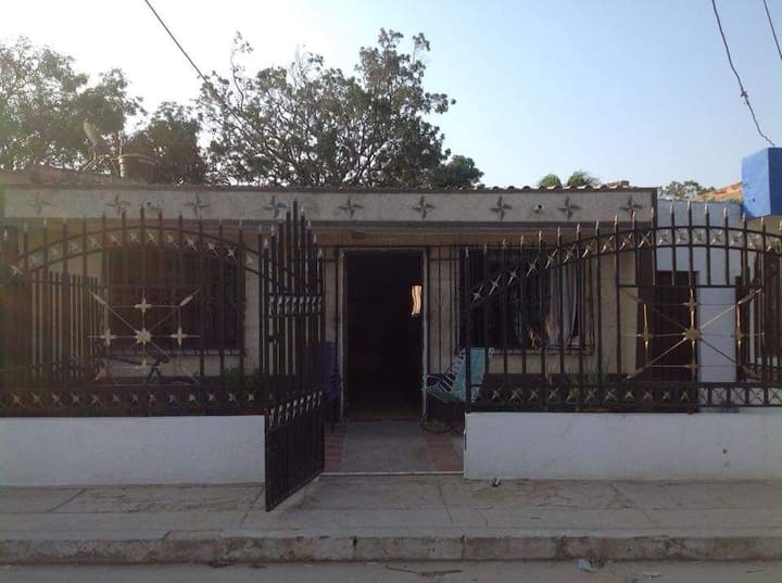 Casa Ubicada En Barrio Popular De Santa Marta. - Santa Marta, Colombia