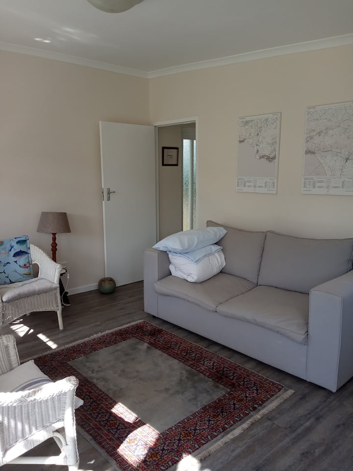 Charming Hermanus Garden Cottage - Hermanus