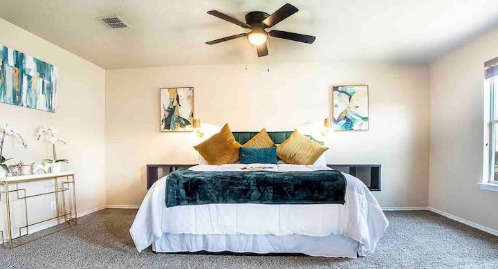 Lackland Liberty - Unwind & Relax Away From Home! - SeaWorld San Antonio, San Antonio