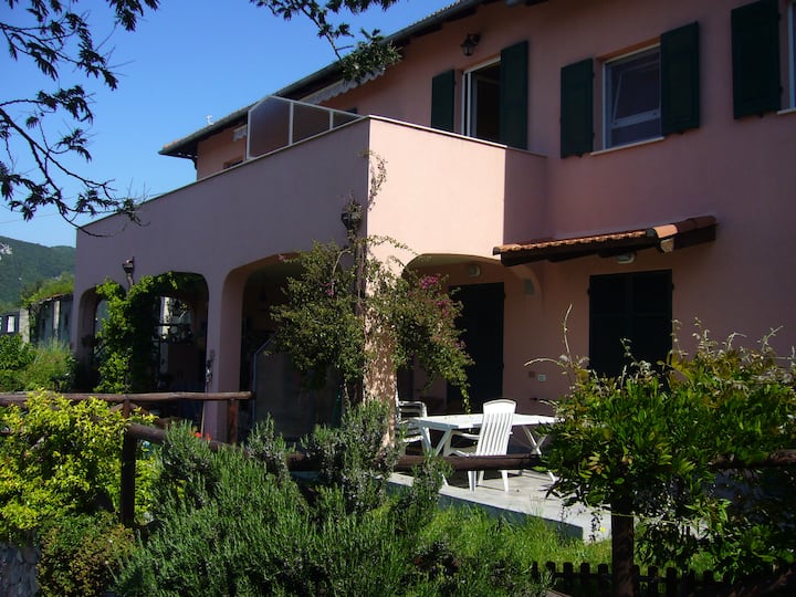 Sopra Le Mura Di Finalborgo 2 - Finale Ligure