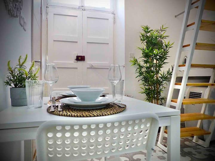 New Compact Loft-style Apartment - La Valette