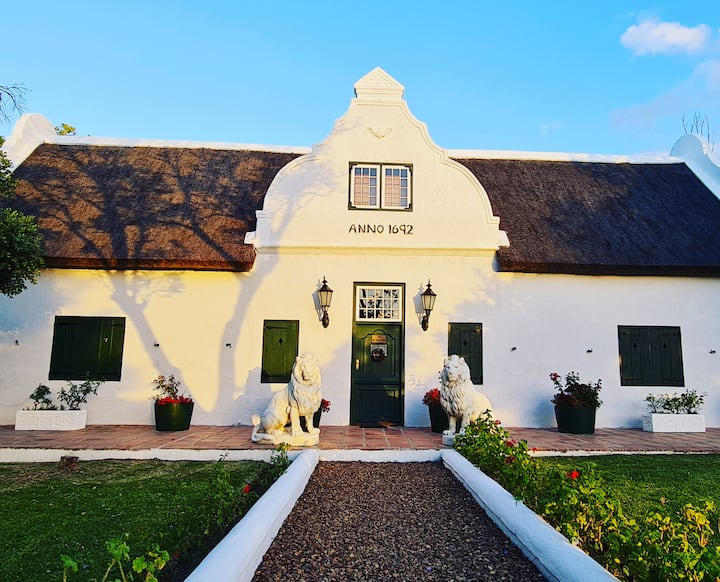 Cape Dutch Farm House With Pool - Paarl