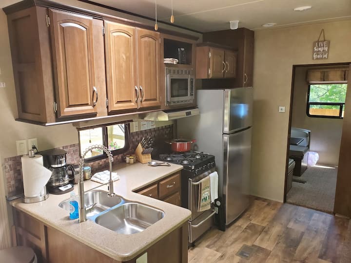 Big R’s Retreat 2 Secluded With Hot Tub - Wisconsin