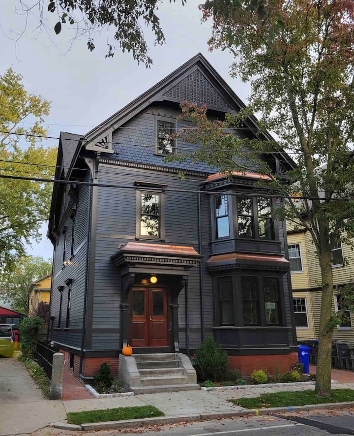 West End Victorian - Providence, RI