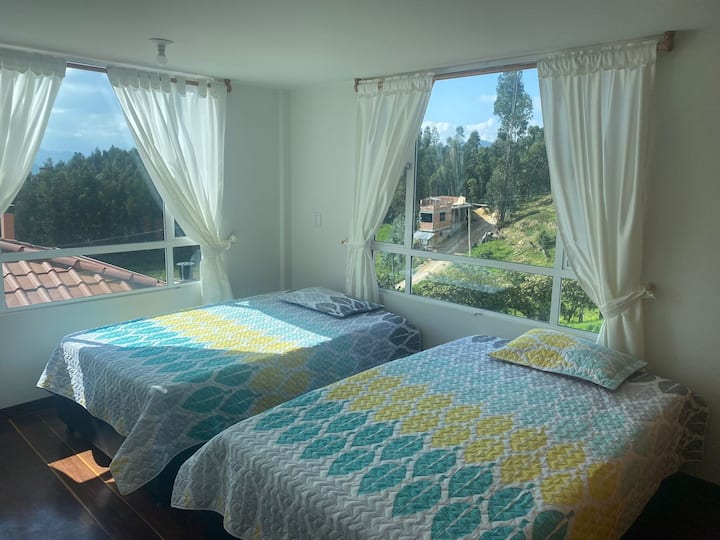 Hermosa Cabaña
Con Linda Vista - Paipa