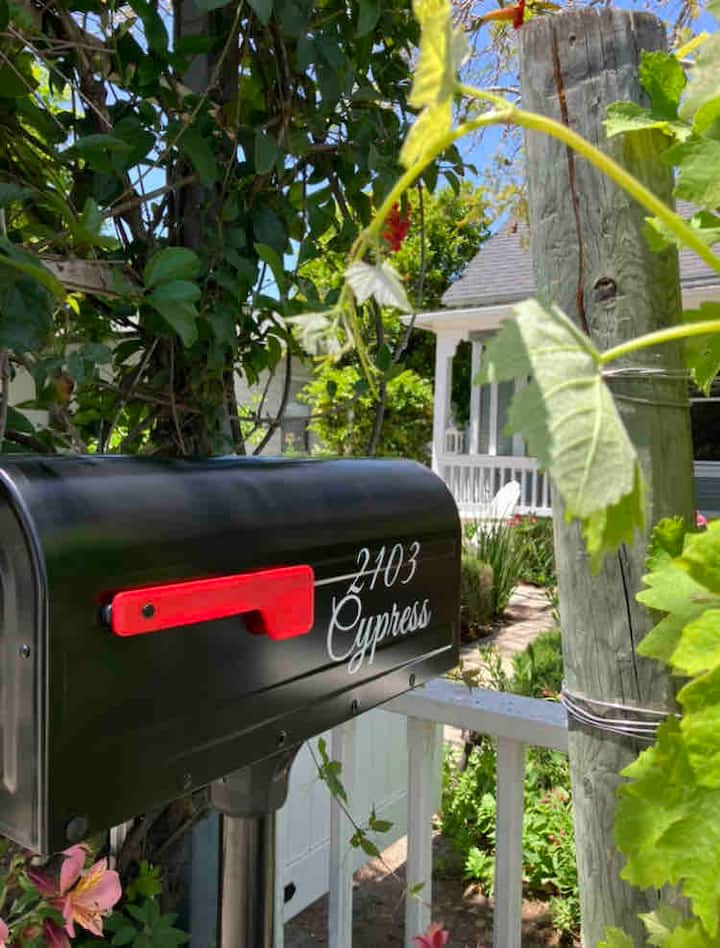 Immaculate Victorian Cottage Downtown Slo - San Luis Obispo, CA