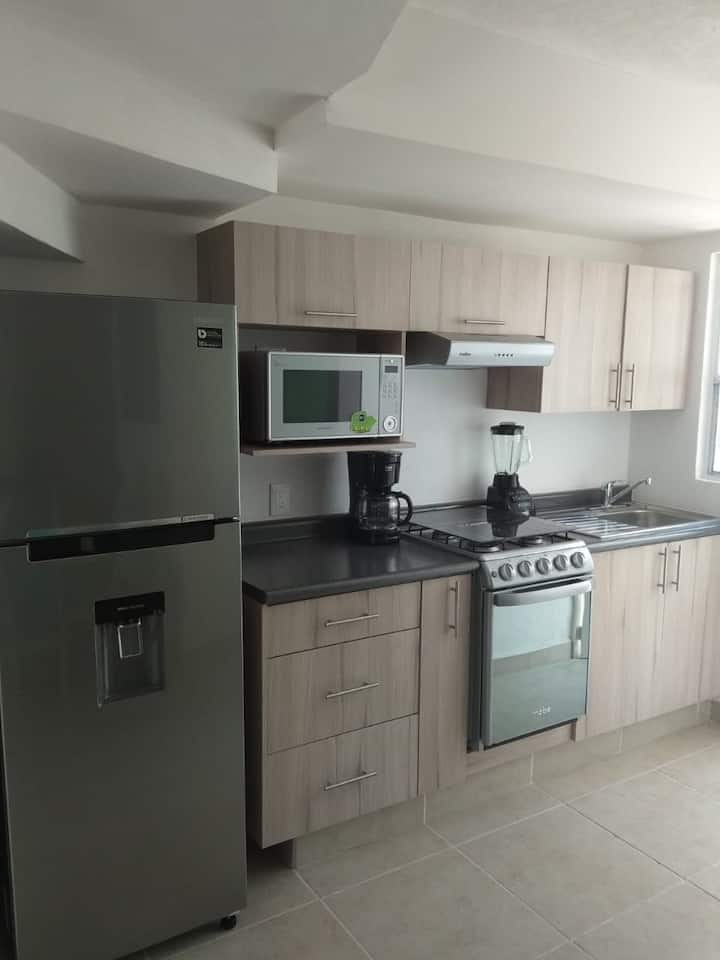 Ideal Para Trabajo, Familias Y Grupos De Amigos - León