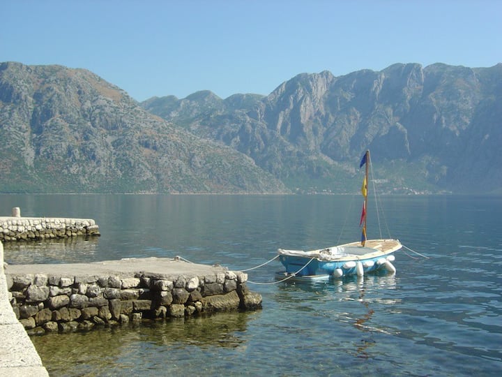 Kotor 6-14 Guests, Waterfront+beach & Boat Jetty! - Montenegro