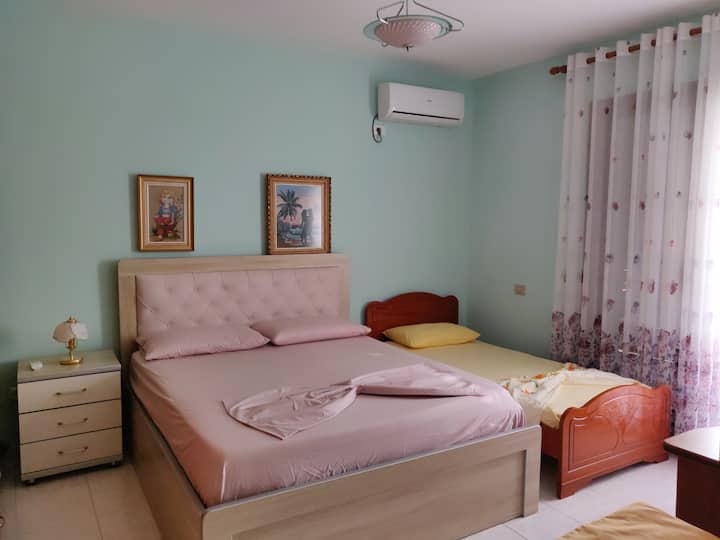 Alliaj Guesthouse- Triple Room With Balcony - Vlorë