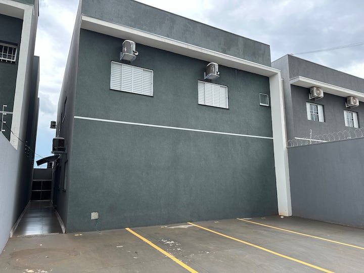 Ap Duplo Com Ar E Estacionamento - Barretos, SP, Brasil