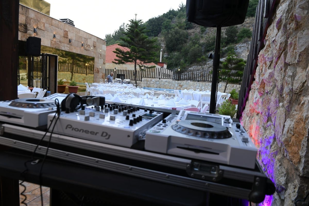 Villa en Fatqa - Casas en alquiler en Mar Nuhra, Mount Lebanon ...