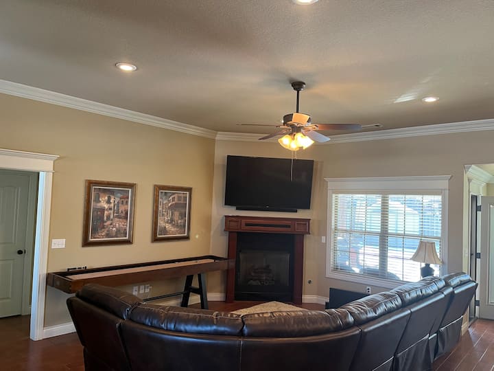 Private Room With Cable Tv (G2) - Springdale, AR