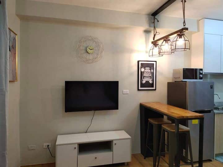Mivesa Fully Furnished Unit Near It Park W/ Wifi - Cebu City