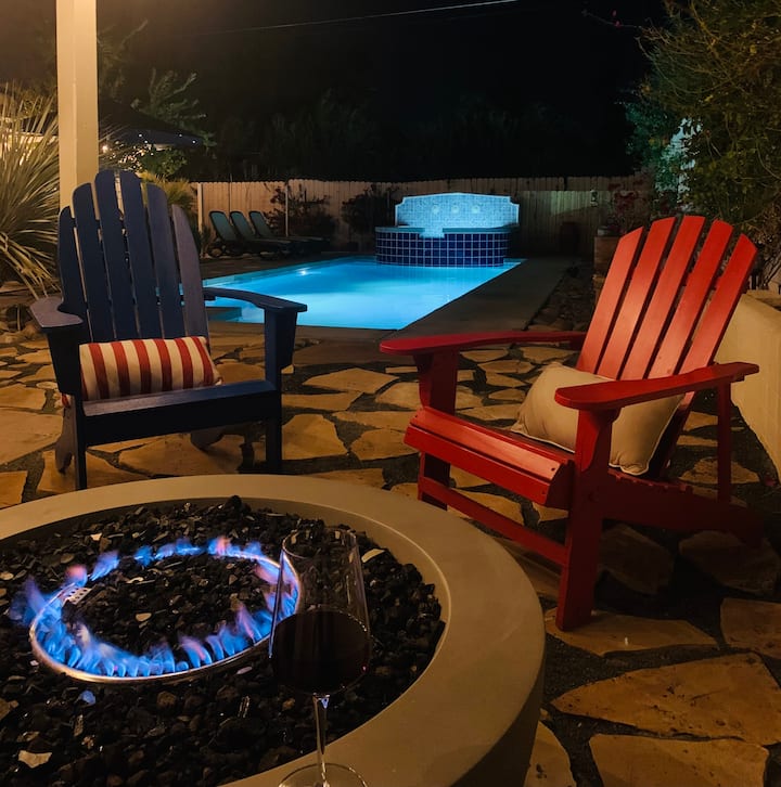 Mid-century Oasis:
Your Art Deco Escape With Pool! - Palm Desert