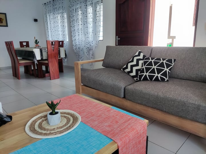 Appart 2 Chambres, Proche Plage, + Fibre 30 Méga - Benin