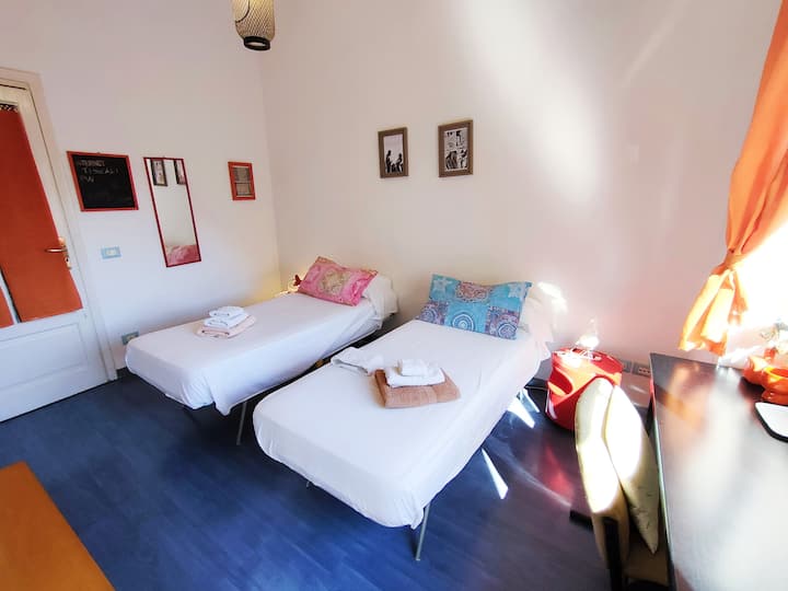 Private Room, En-suite Bathroom. Centre/station - Salerno