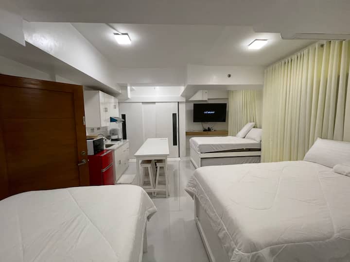 The Little White Place Baguio (Family Room) - バギオ