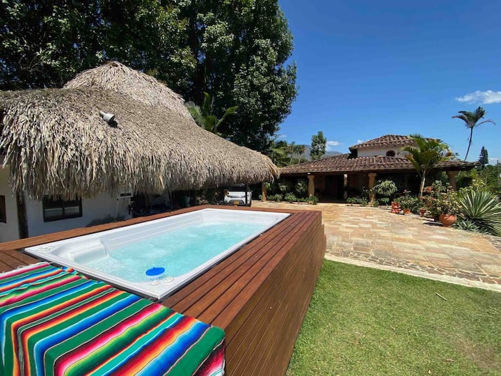 Nueva Hermosa Finca - Casa De Campo Con Jacuzzi - Girardota