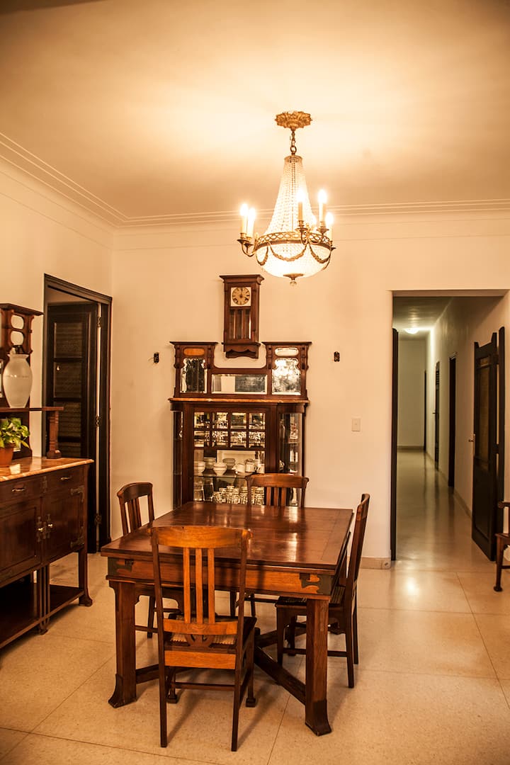 Apartment, With Beautiful View To The Malecon - 古巴