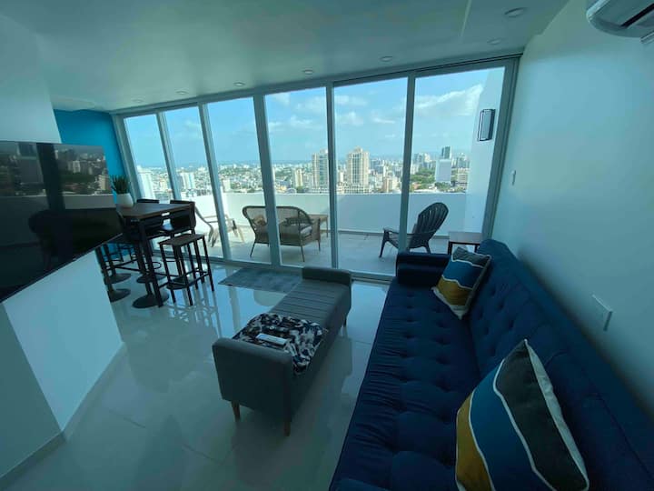 Beachfront Bi-lvl Penthouse All New*! - San Juan