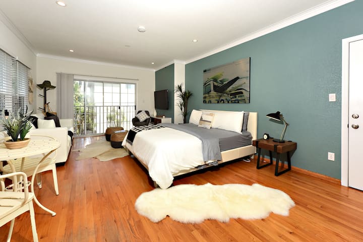 Beautiful Venice Beach Charmer-steps To Ocean-b8 - Los Angeles, CA