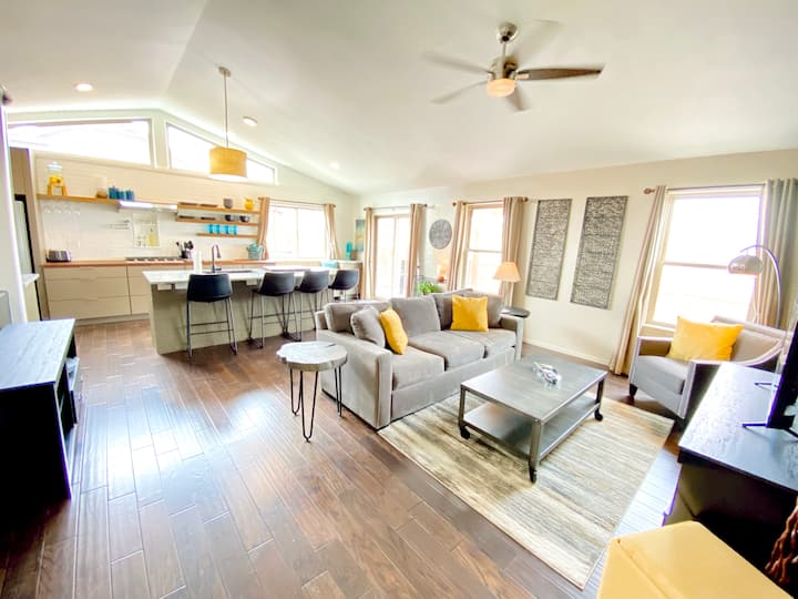 Views | Fenced Backyard | Garage | W. Loveland - Loveland, CO