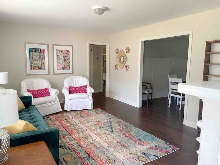 Charming 2 Bed Retreat - Montgomery, AL