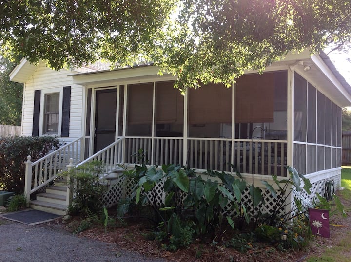 Nina's Cottage -Historic Downtown Summerville - Summerville, SC