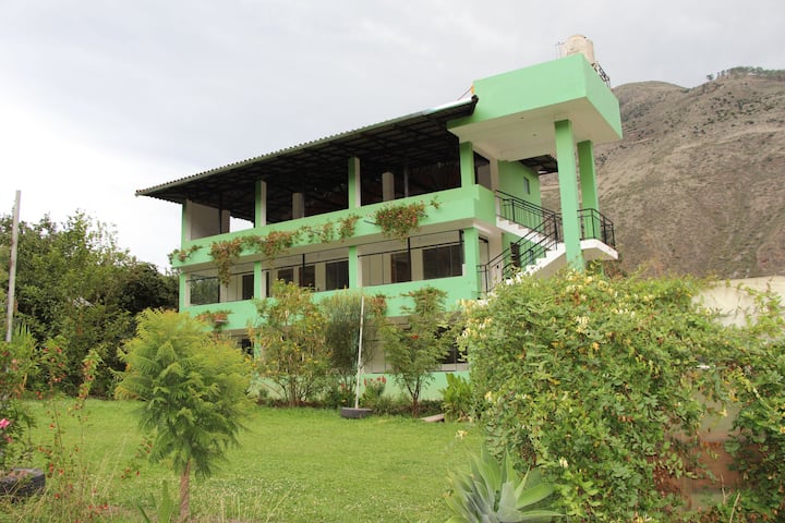 Casa De Campo Bien Grande, Con Estacionamiento Para Los Huéspedes - Cusco