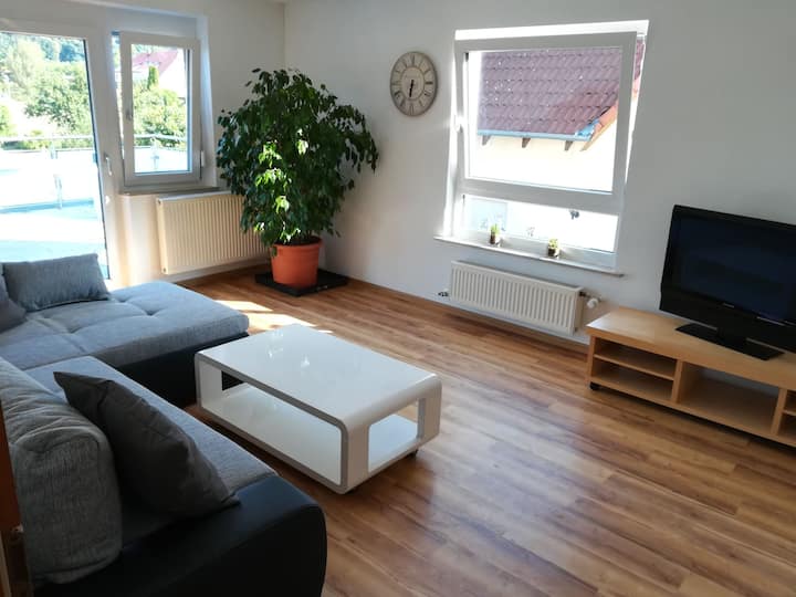Tolle 3,5 Zimmer Wohnung Mit 40qm Großem Balkon. - Tübingen
