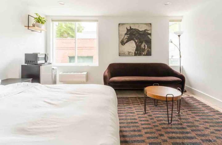 Luxury Suite - Seattle, WA