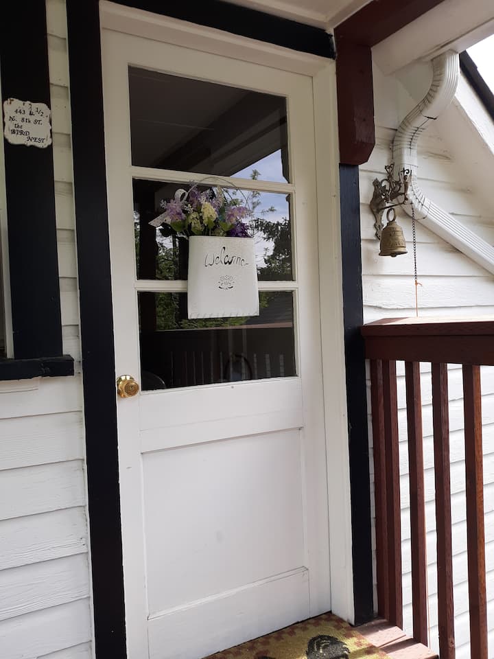 Comfy, Cozy, And Downright Cute! - Cottage Grove, OR
