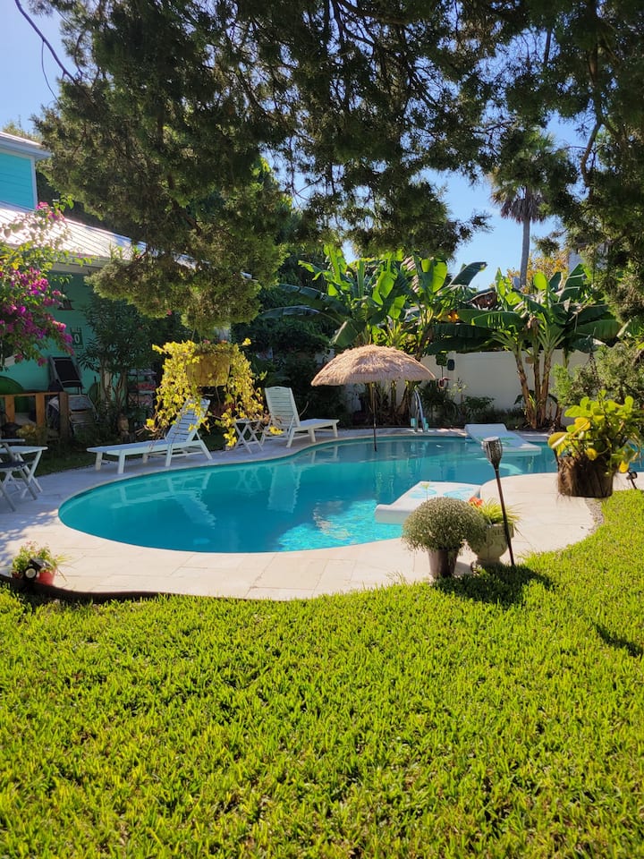 "Pura Vida" 2-bedrm Villa W Pool 4 Blocks To Beach - Atlantic Beach, FL