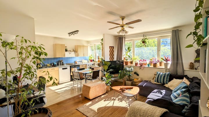 Spacious Two Bedroom Flat In Central London! - Londres