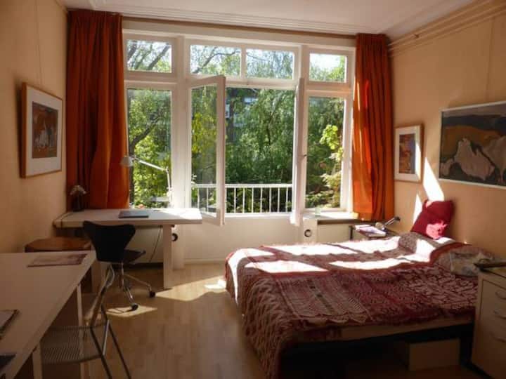 Spacious Room, Garden Side Close To City Centre - Schiedam