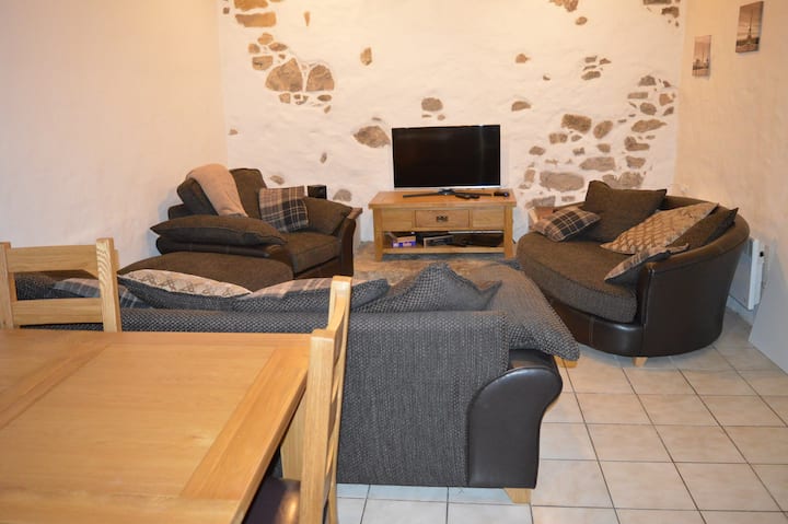 Spacious Stone Village House In Puivert - Montbel