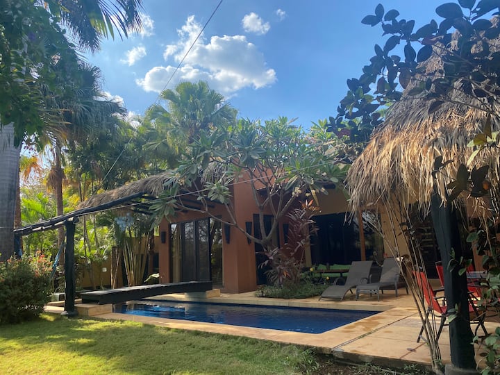Casa Clancy Entire Villa With Pool And Parking - Tamarindo