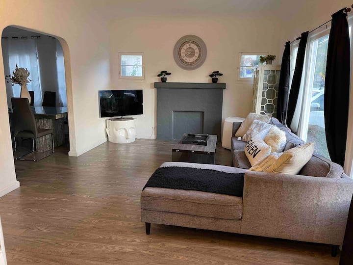 Best Location Beautiful Spacious Business/pleasure - Beverly Hills, CA