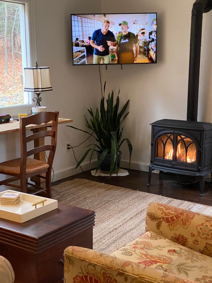 Henry's Cottage - Quaint Retreat - Saugerties, NY