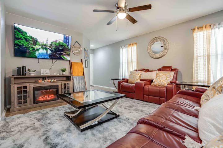 Comfortable Near Lackland/downtown/easy Access I35 - San Antonio