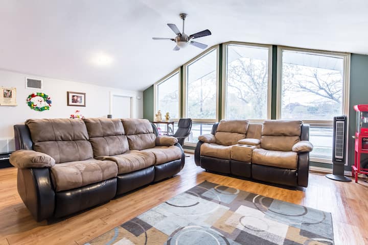 Travel Sized Comfy Cozy North Dallas Room - Richardson, TX