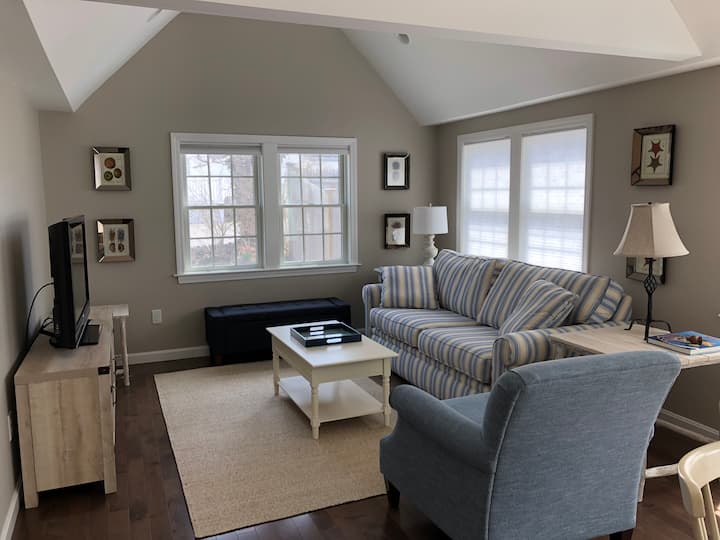 Cozy Apartment In Downtown Harwich Port - Harwich, MA