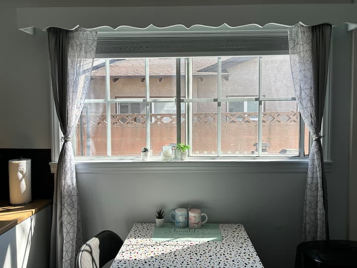 Cozy Anaheim Studio:private Entry+ Rare Food Prep - Anaheim, CA