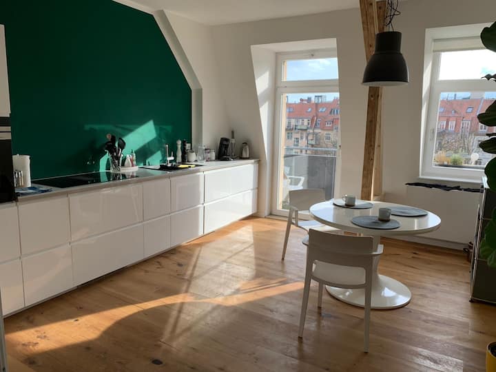 Gemütliche Wohnung In Guter Lage In Dd Striesen - Dresde